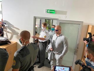 Bödör ide do väzby: Kázeň sudcu ho umlčala! FOTO Monštruózny prípad ...