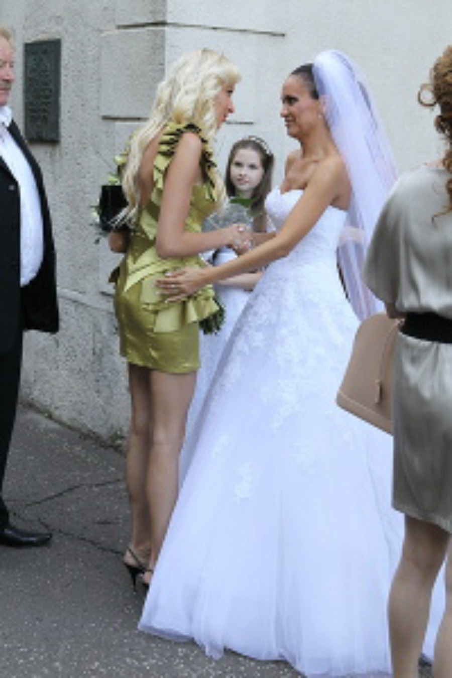 Futbalista Maixner sa oženil: Po 10 rokoch si vzal túto krásku ...