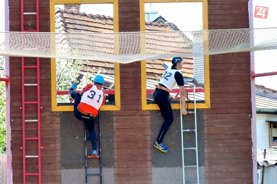 Hasičský šport: Najlepší profesionáli sú z Popradu - galéria | Topky.sk