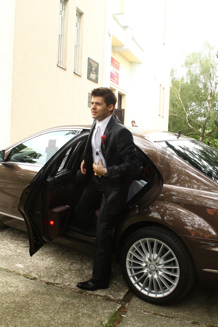 Peter Šarkan Novák sa oženil so sexi tmavovláskou: Plakal od šťastia ...