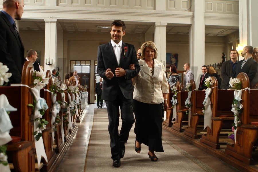 Peter Šarkan Novák sa oženil so sexi tmavovláskou: Plakal od šťastia ...