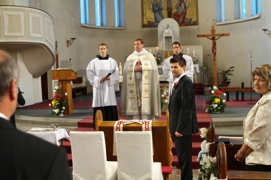 Peter Šarkan Novák sa oženil so sexi tmavovláskou: Plakal od šťastia ...