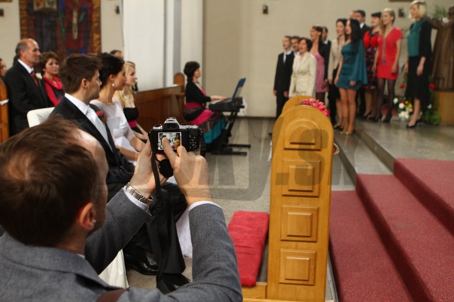 Peter Šarkan Novák sa oženil so sexi tmavovláskou: Plakal od šťastia ...