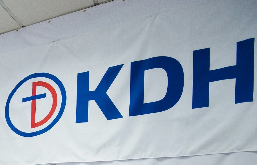 Zlaté padáky nominantov KDH posúdi mimoriadne predsedníctvo – galéria ...