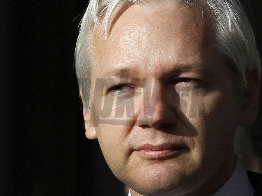 Zakladateľ Wikileaks Assange: Je ochotný vycestovať do Švédska, žiada ...