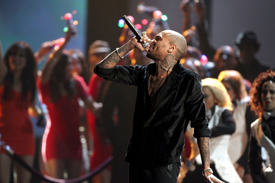 Slávnym chlapcom to opäť prejde: Chris Brown a Drake pred súd nepôjdu ...