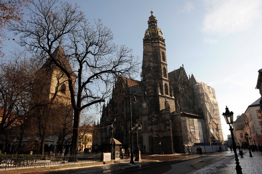 Dóm sv. Alžbety je opäť zahalený v tme, mesto ho chce opäť rozsvietiť ...