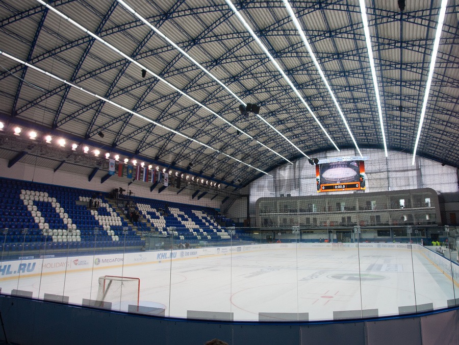 Zimný štadión v Poprade: Poškodená strecha vďaka snehu a ľadu – galéria ...