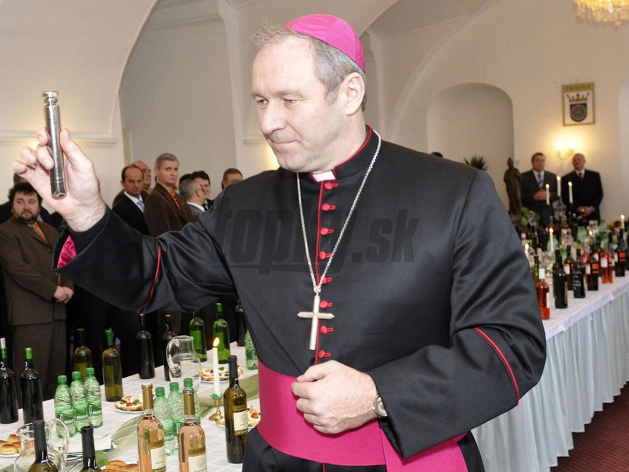 Bezák sa už do Trnavy nevráti, tvrdí cirkevný analytik – galéria | Topky.sk