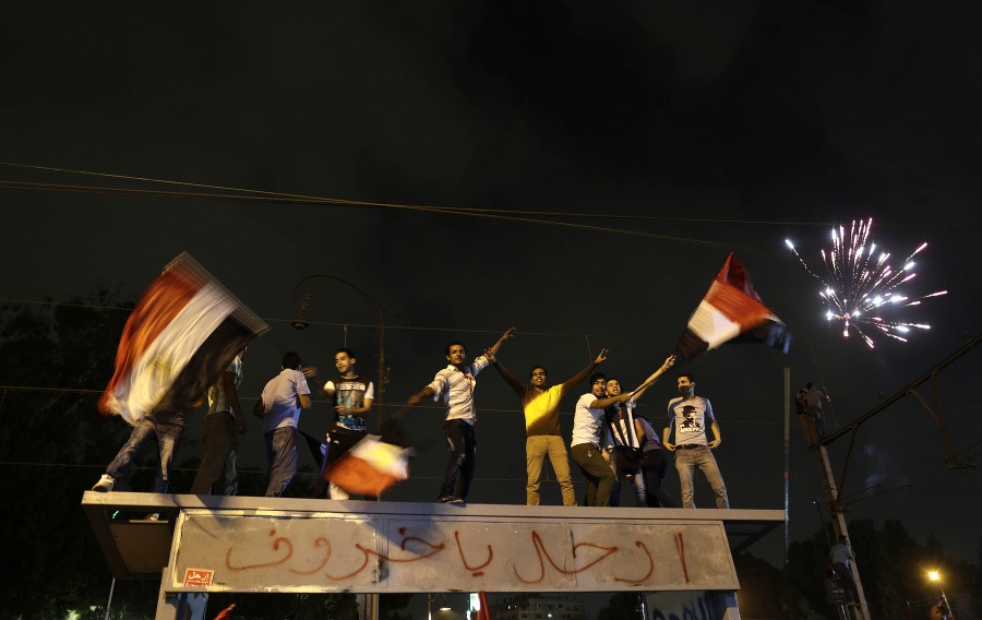 Armáda zvrhla prezidenta Mursího, Egypt čakajú nové voľby! - galéria ...