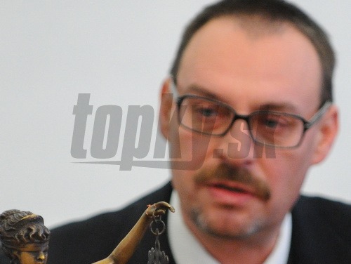 Trnka sa odvolal voči rozhodnutiu, ktorým ho zbavili funkcie - galéria ...