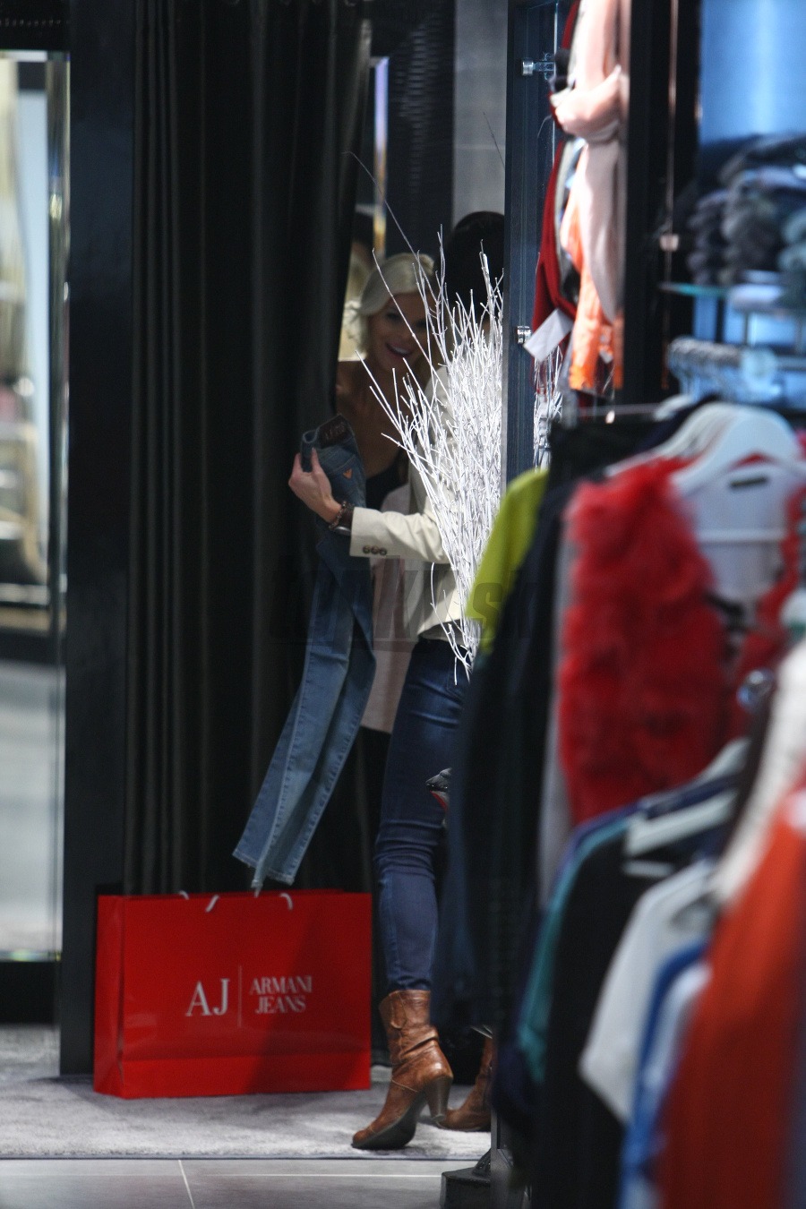 Nákupná maniačka Silvia Kucherenko: Zabudla na kabínku a ukázala ...