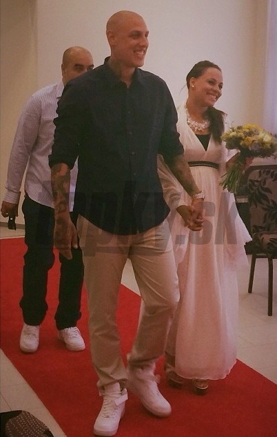 FOTO z exotickej svadobnej cesty: Tina, jej muž na záchode a kopec ...