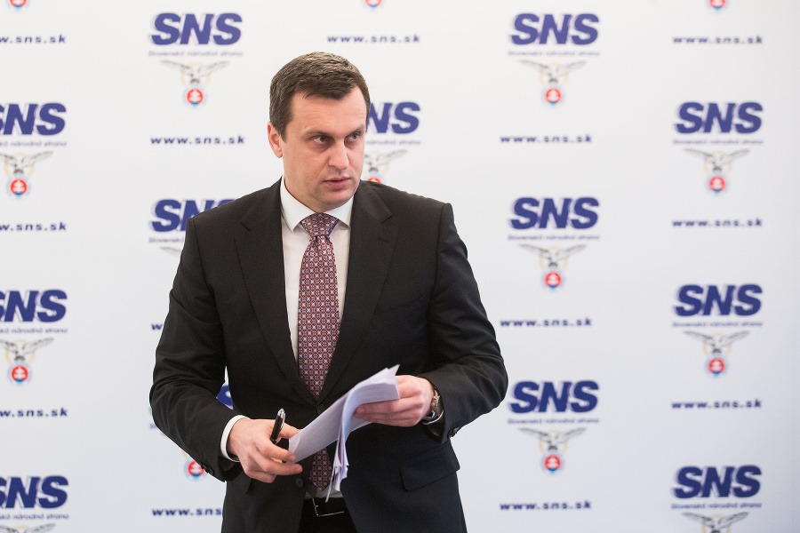 SNS sa chváli: Vstupujú k nám ľudia aj z ostatných strán – galéria | Topky.sk