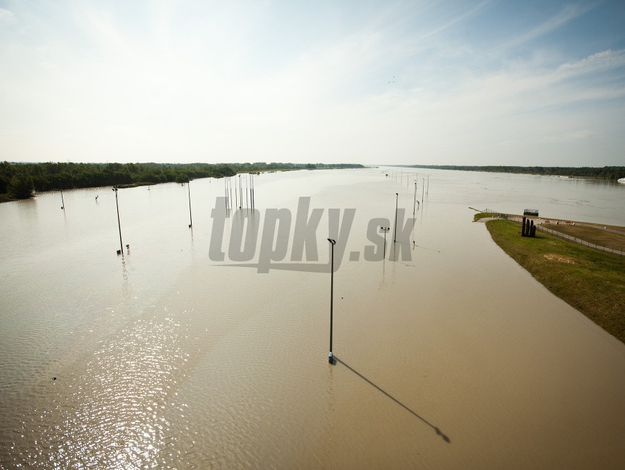 Hladiny riek Dunaj a Litava kulminovali, zrušia povodňovú pohotovosť ...