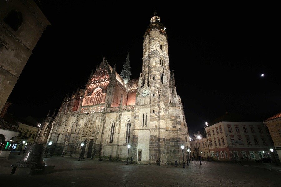 Dóm sv. Alžbety žiari ako svieca: Vzácna gotická pamiatka sa konečne ...