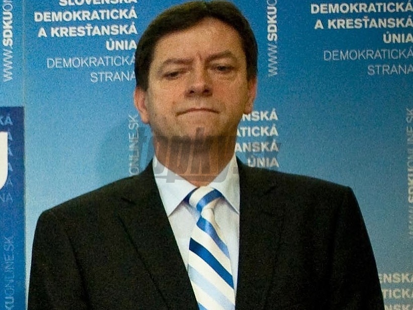 Totálny rozpad SDKÚ: Potápajúcu loď opúšťajú už aj poslední verní ...