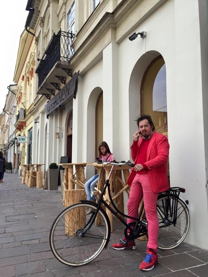FOTO Hipster Otto Brixi ukázal svojho tátoša: Pozor, pozor, ide červený ...
