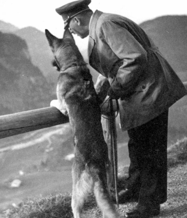 Posledný deň Adolfa Hitlera: Nový dokument odhaľuje, ako Hitler ukončil ...