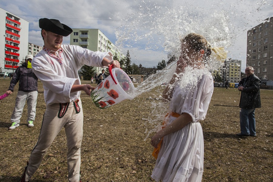 FOTOREPORTÁŽ Takto dnes vyzerala oblievačka na Slovensku, ženy opäť ...