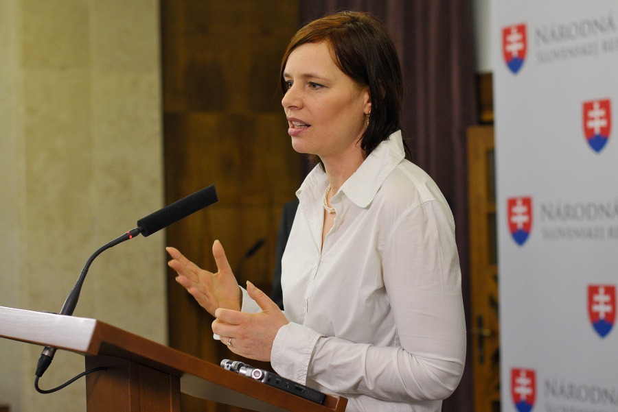 Mimoriadna schôdza parlamentu skončila: Poslanci vyriekli verdikt nad ...