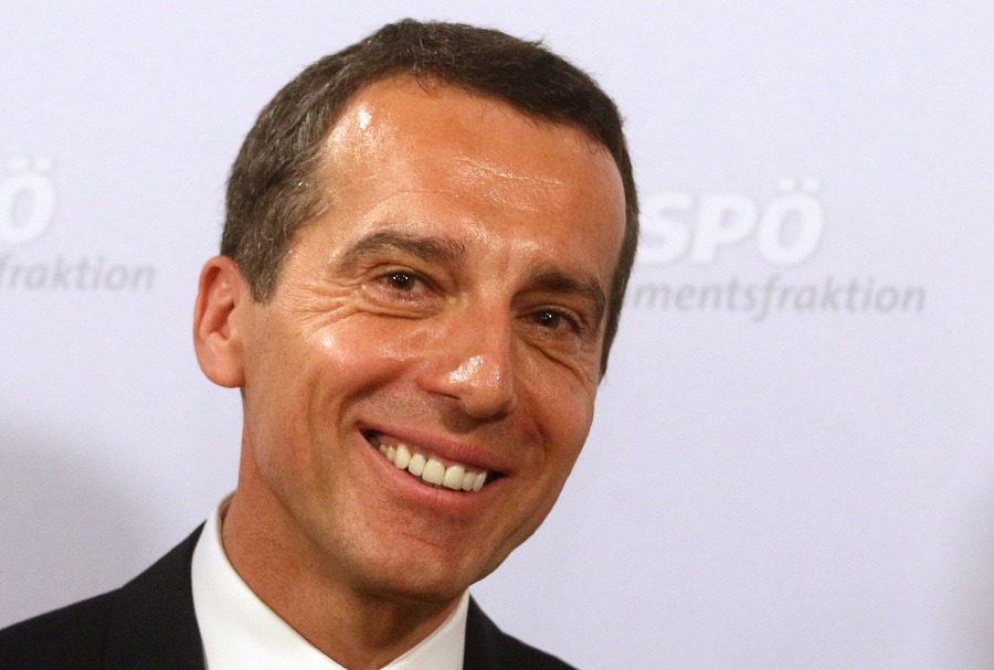 Nový rakúsky kancelár už dnes zložil sľub: Zostáva však aj vo funkcii ...