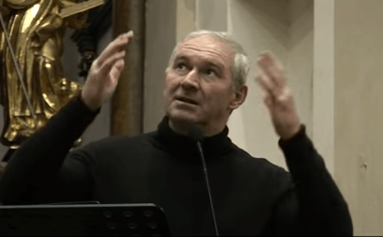 Rehabilitácia Bezáka: Čo značí jeho prítomnosť po boku pápeža na svätej ...