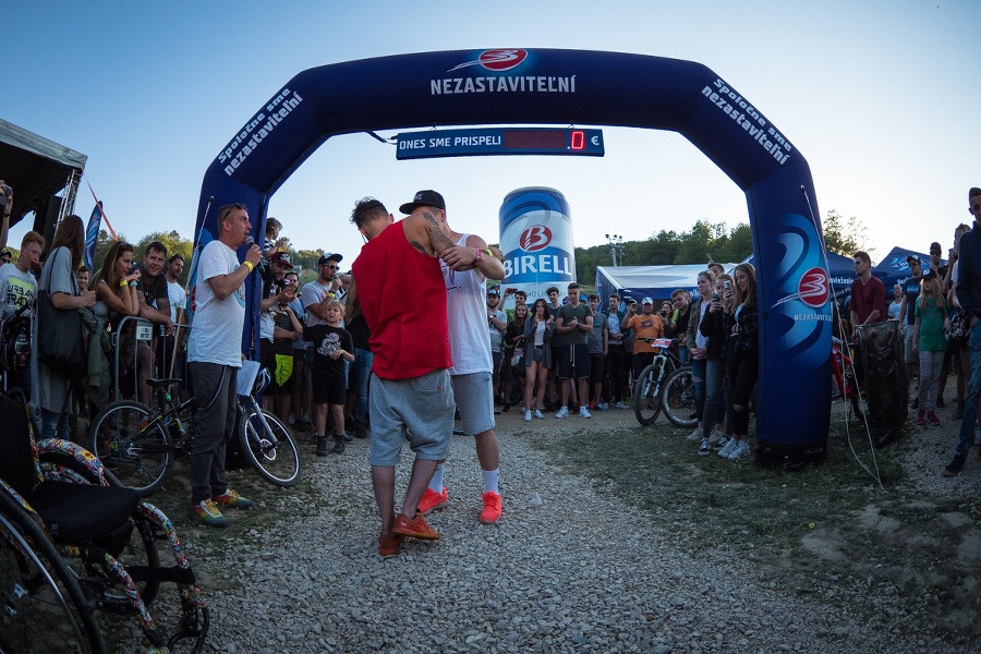 Už aj raper Bekim Aziri je Nezastaviteľný – galéria | Topky.sk