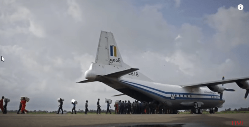 Objavili nezvestné lietadlo so 122 ľuďmi na palube: Našli sa trosky a ...