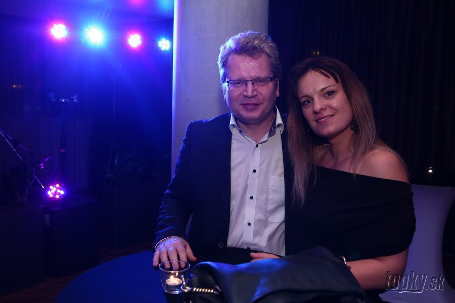 Dôverná chvíľka sexi TWiiNSky s neznámym mužom: Daniela, toto je tvoj ...