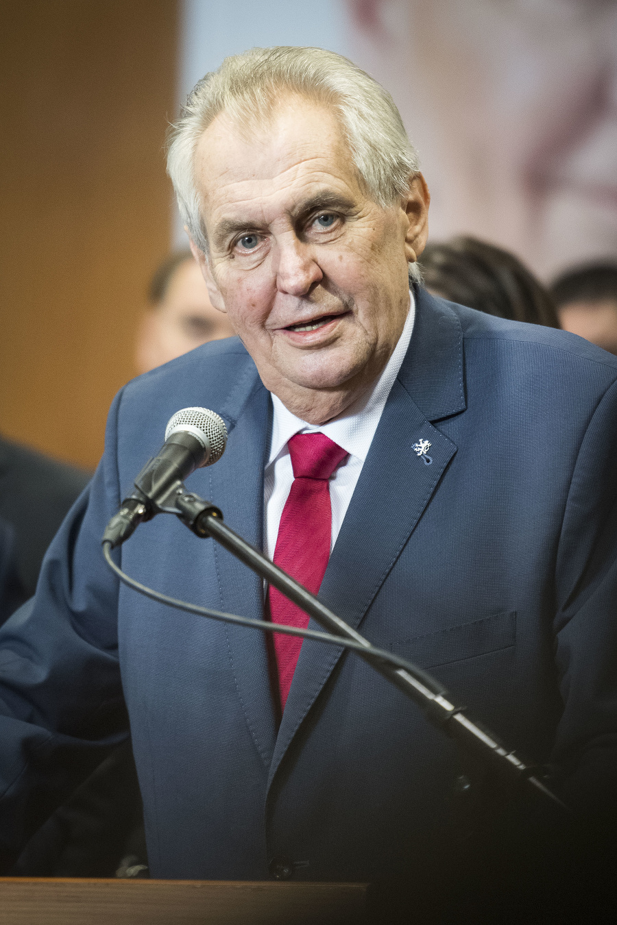 Prezident ČR Miloš Zeman opustil nemocnicu po rekondičnom pobyte ...