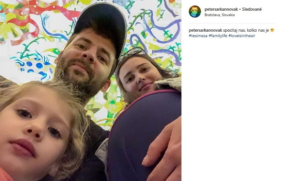 Známy slovenský moderátor opäť otcom: Bábätko sa vypýta na svet už ...