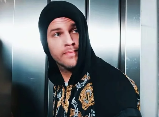 Poriadna DRZOSŤ slovenského rapera Ega: S luxusným autom lieta priamo ...