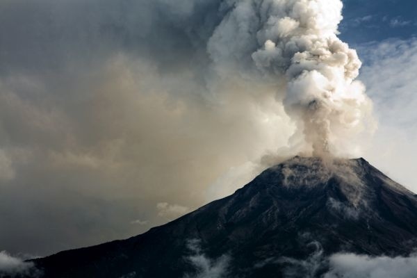 Najkatastrofickejšia erupcia sopky v histórii ľudstva: Mala ho vyhubiť ...