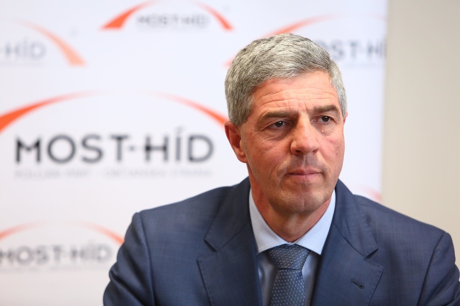 Bugár načrtol novú alternatívu: Budúci minister vnútra by nemusel byť ...