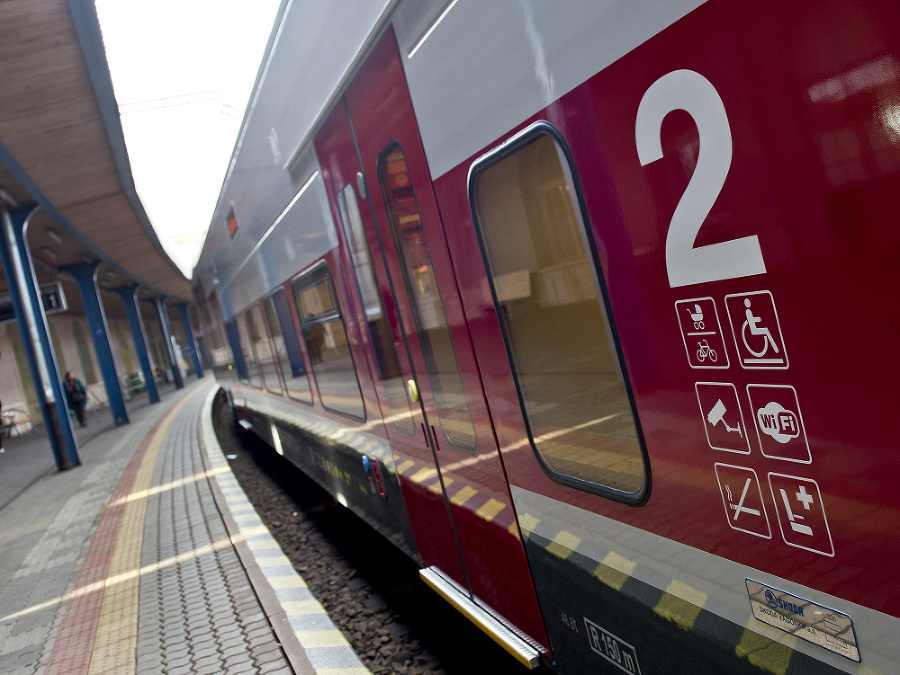 Ďalší čierny deň pre železnice! Masívne meškania vlakov, za všetkým sú ...