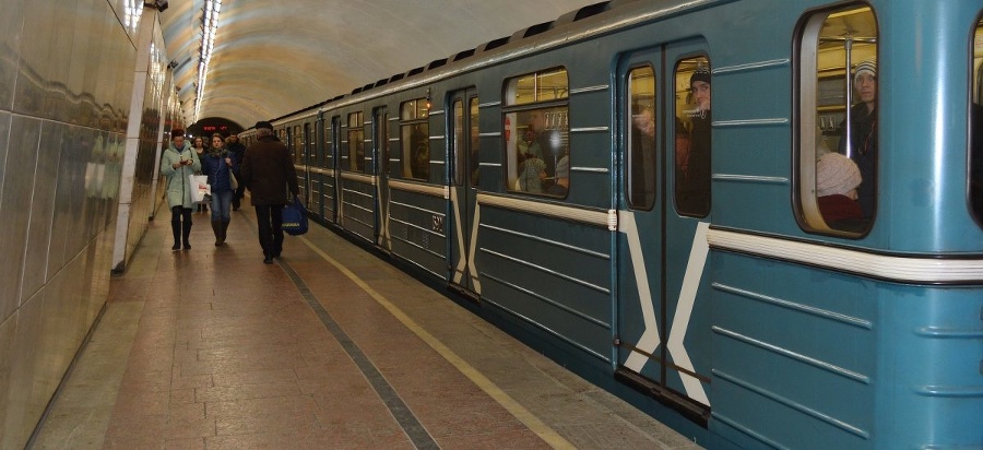 Denne prepraví 9 miliónov pasažierov a každá stanica je unikátna ...