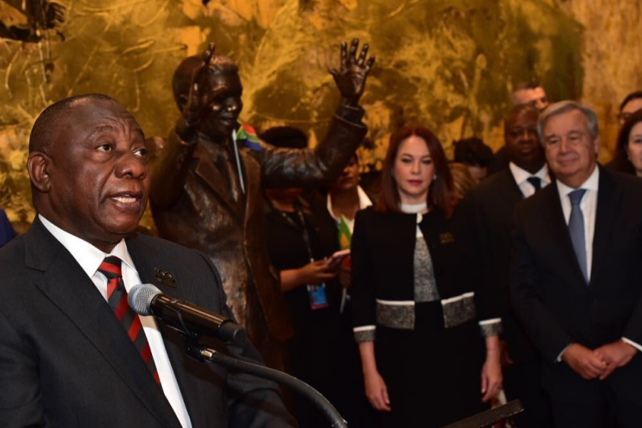 Nelson Mandela ožil na FOTO: V sídle OSN slávnostne odhalili jeho sochu ...