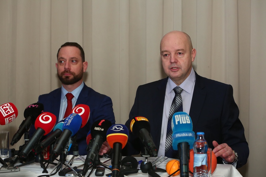 Naďalej trvám na nevine exministra Pavla Ruska, tvrdí jeho obhajca ...