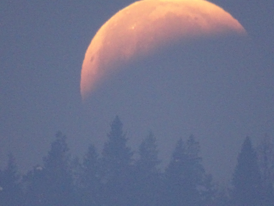 Slováci takto prežili unikátny krvavý Mesiac: FOTO Úchvatné zábery ...