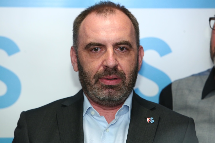 Firma blízka Štefunkovi sa zmieta v ďalšom podozrivom tendri ...