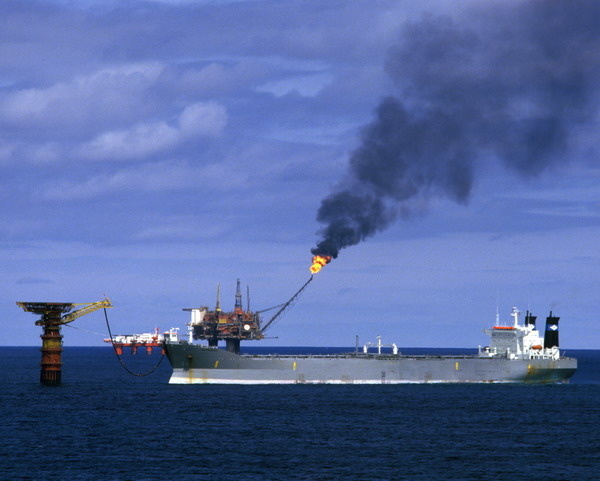 Ropné tankery terčom sabotáže pri pobreží SAE: Vznikli na nich ...