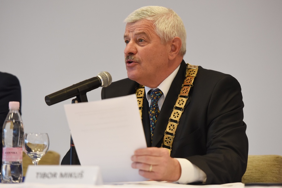 SNS má nového člena: Je ním bývalý šéf Trnavského kraja Mikuš – galéria ...