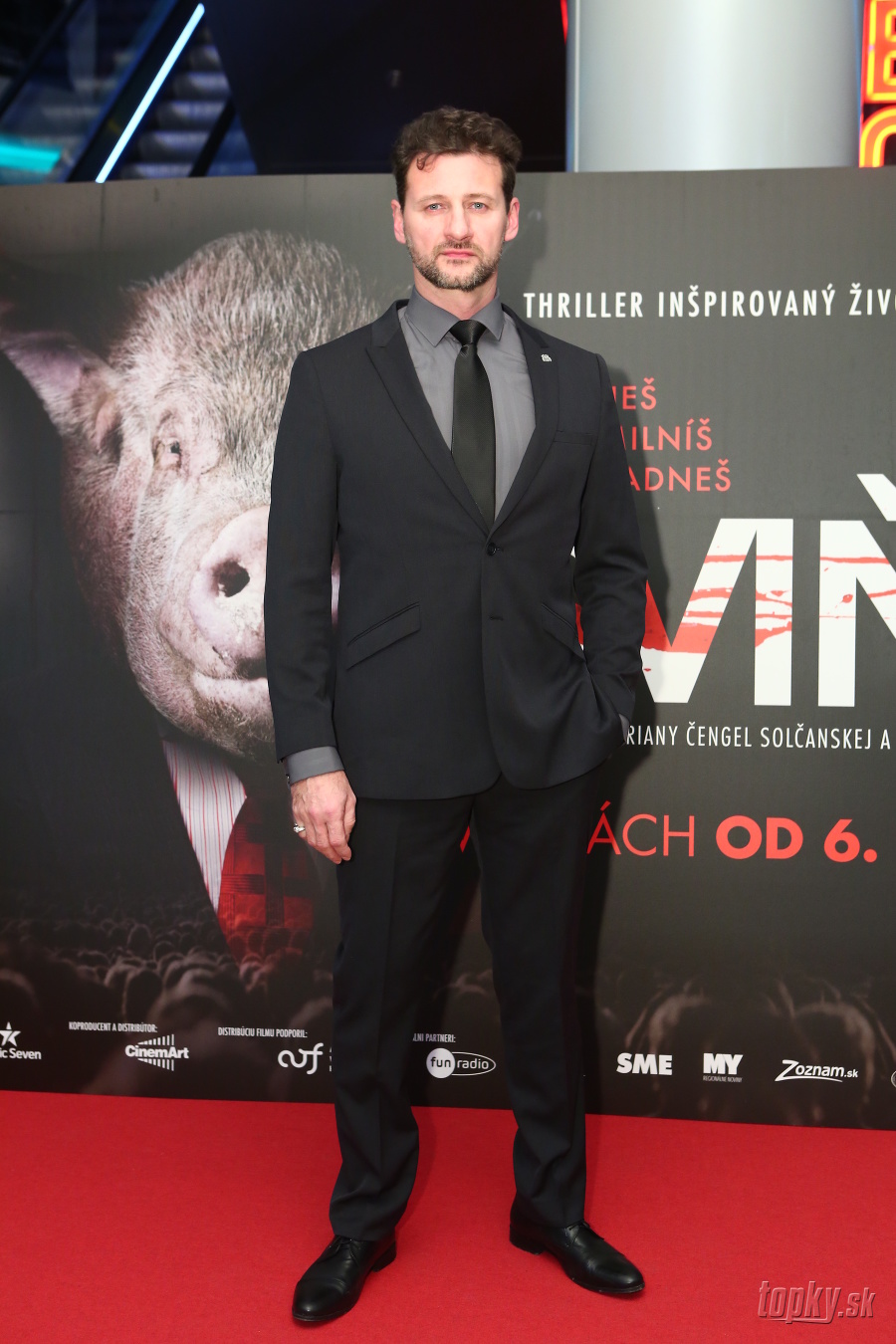 FOTO Herec Marko Igonda na premiére s manželkou: Ženatý je s Mařenkou z ...
