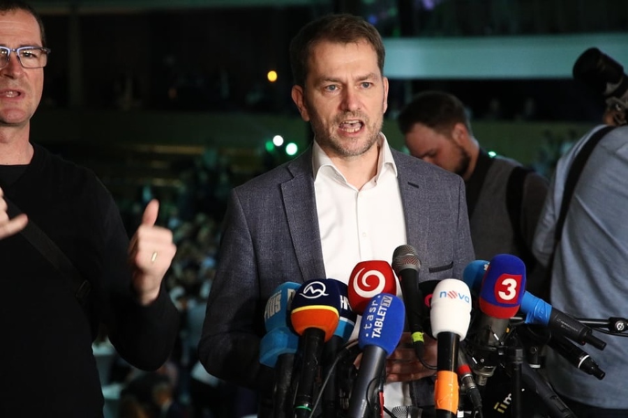 VOĽBY 2020 Na Slovensku sa koná tretia vlna revolúcie, okomentoval exit ...