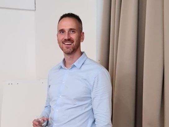 Slota sa vracia do politiky! Syn legendárneho šéfa SNS oznámil zber ...