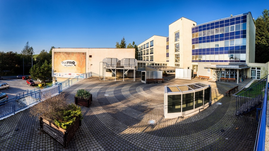 FOTO Fakulta riadenia a informatiky UNIZA už 30 rokov píše svoj úspešný ...