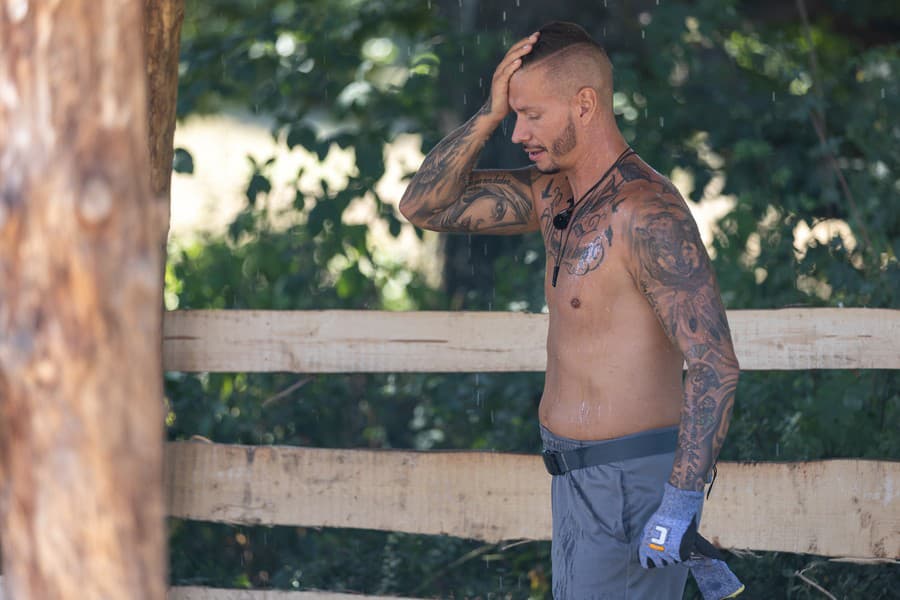 Agresívne správanie a vyhrážky smrťou: Štáb Farmy musel zasiahnuť ...