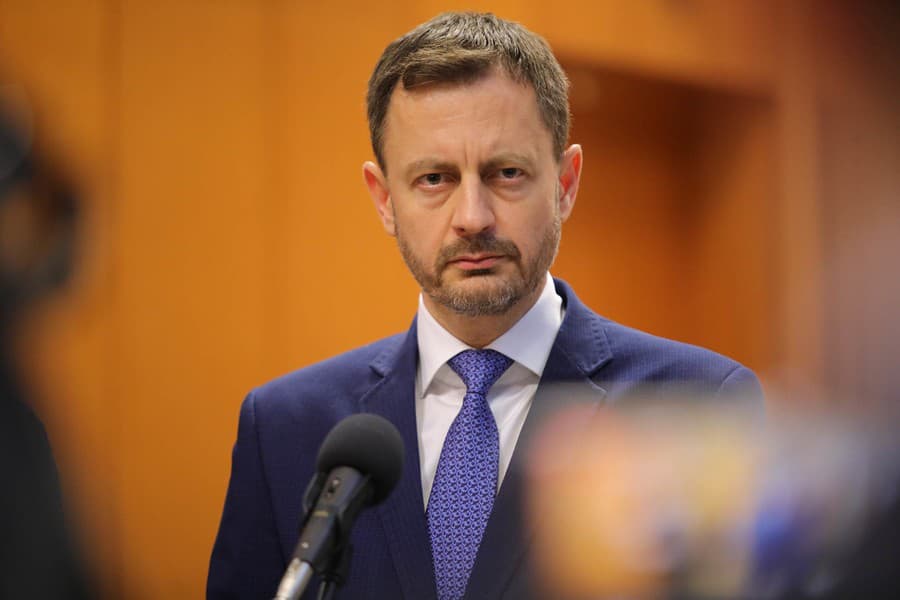 Premiér Heger zbiera podpisy na podporu vlády: Matovič mu ho ešte nedal ...