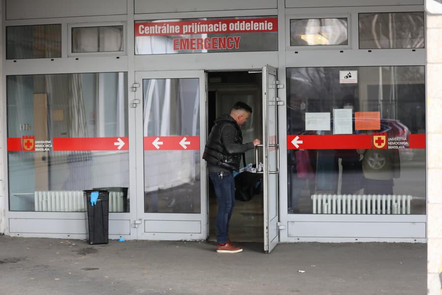 Moderátor JOPO v pôrodnici: Vyzdvihol si synčeka a partnerku... FOTO ...